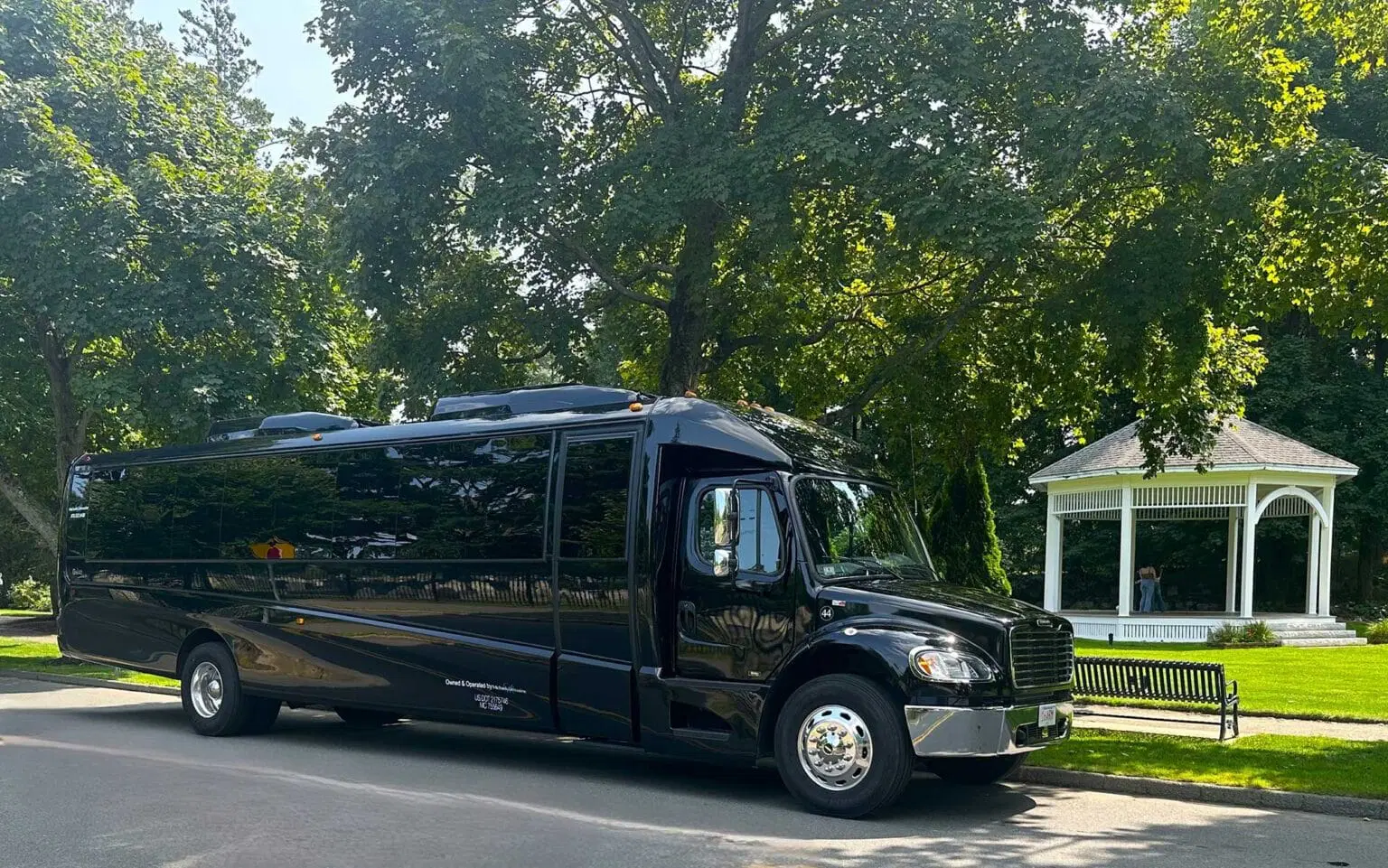Shuttle Coach Bus - Michael's Limousine Company | Airport Limo Service ...